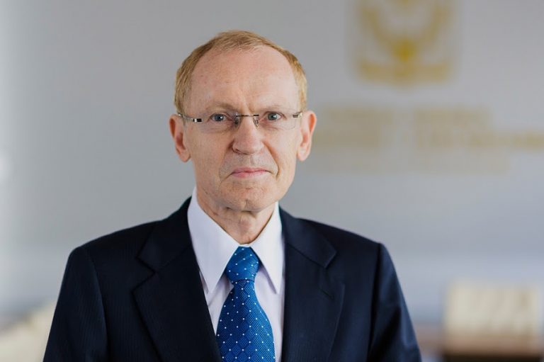 Prof. dr hab. Janusz Starzyk - WSIiZ w Rzeszowie